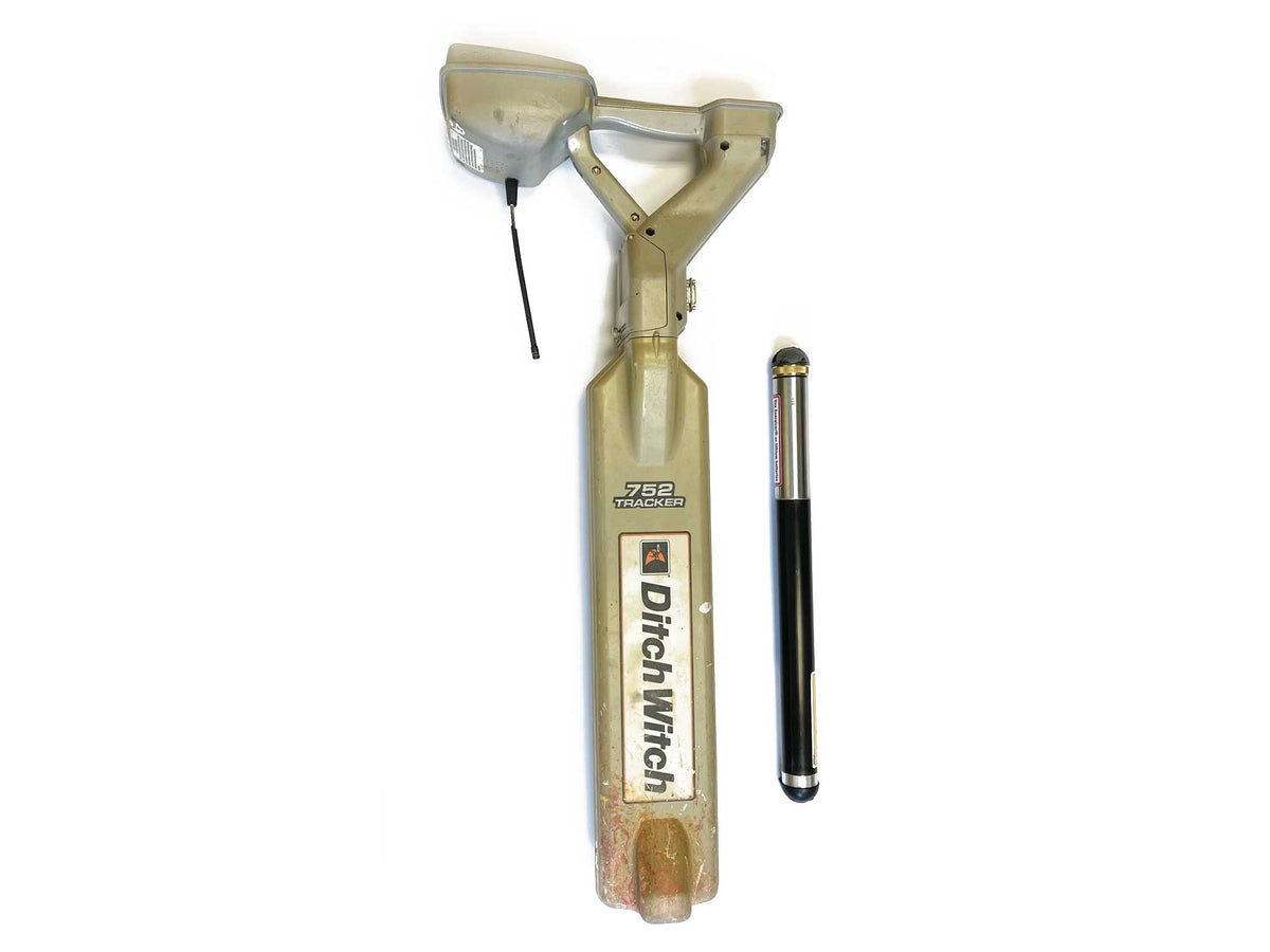 Used Ditch Witch 752 Tracker Locator with 86 BGH Beacon — PilotTrack